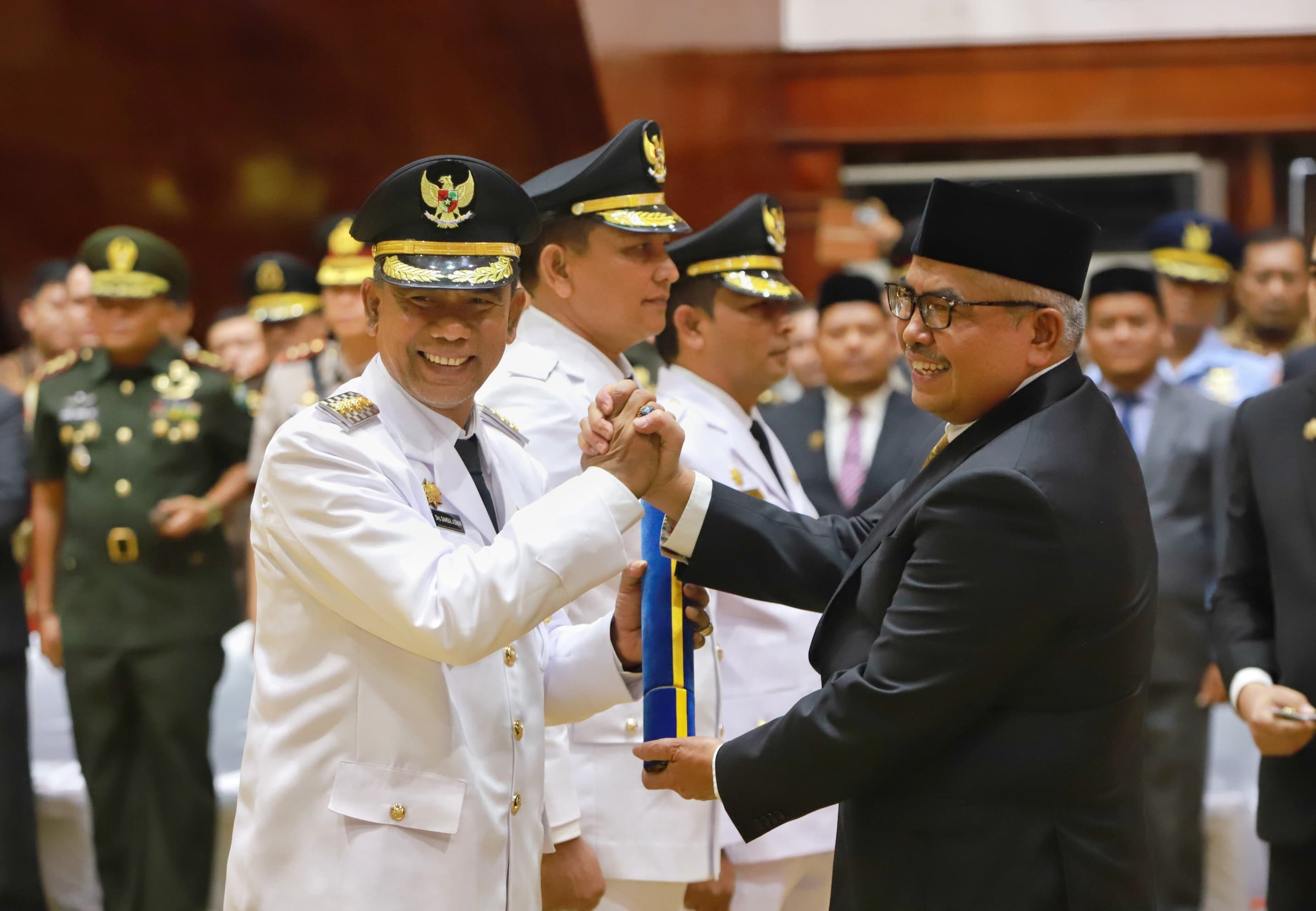 Samsul Azhar Resmi Dilantik Sebagai Pj Bupati Pidie, Ini Pesan Bustami Hamzah